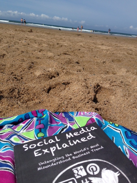Book review: Social Media Explained – Ana Canhoto